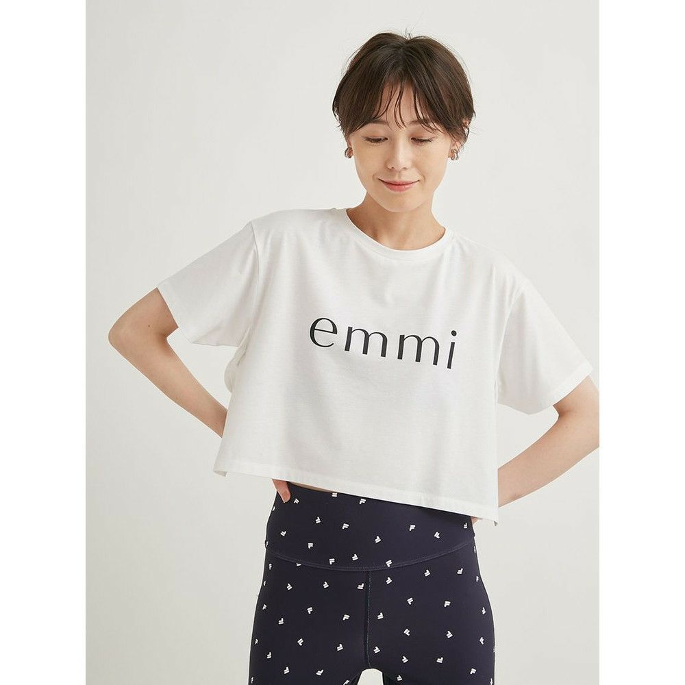 【emmi（エミ）】emmiロゴクロップドTシャツ｜LITHEE YOGA｜リジー ヨガ【公式】